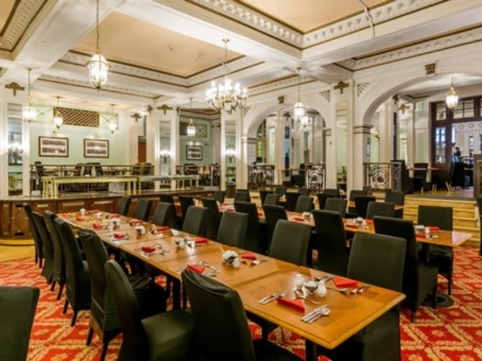 Liverpool - Adelphi Hotel - 2 for 1 bar