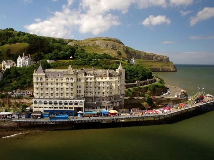 Llandudno, Caernarfon & Snowdonia - Grand Hotel